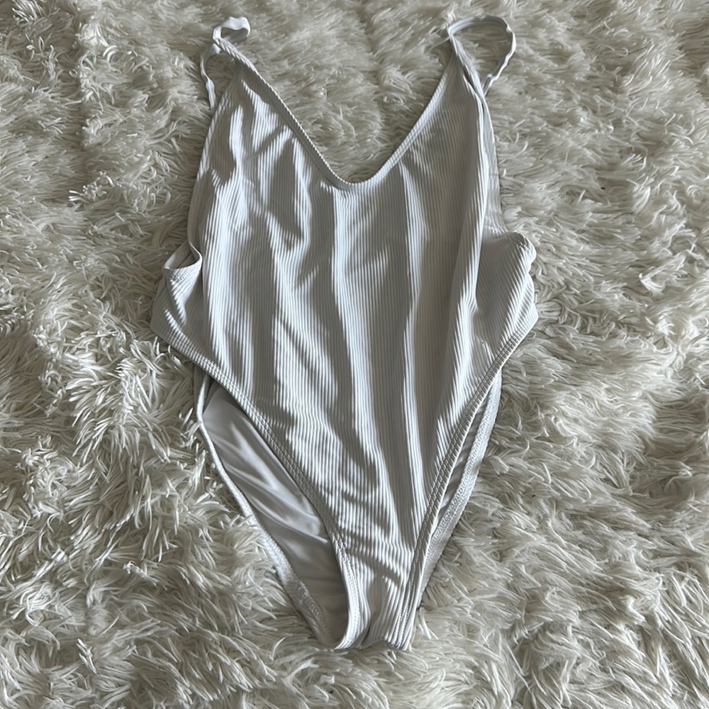 White One Piece Ribbed Bathing Suit - Gem
